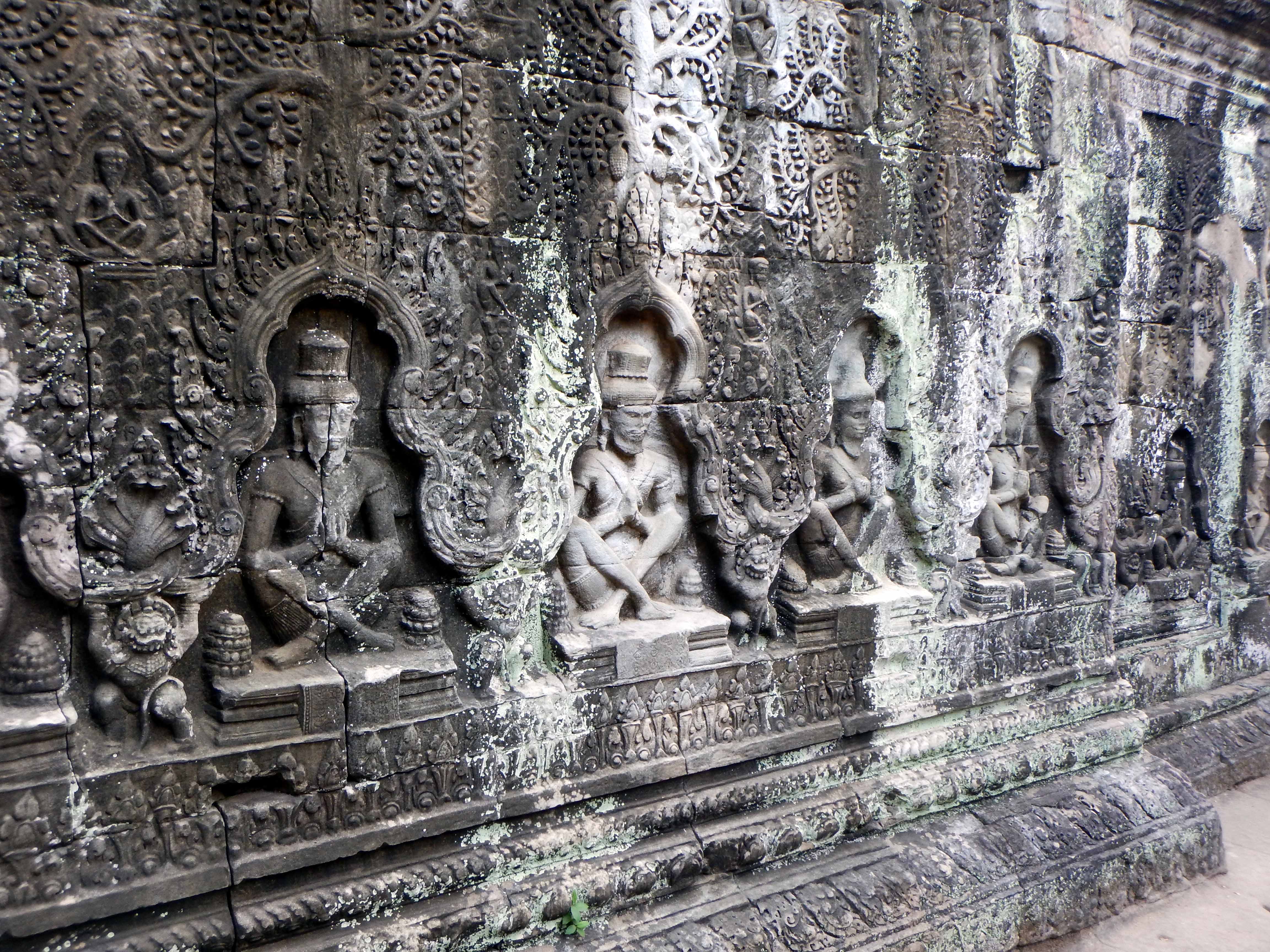 Angkor Wat carvings – Monkey's Tale