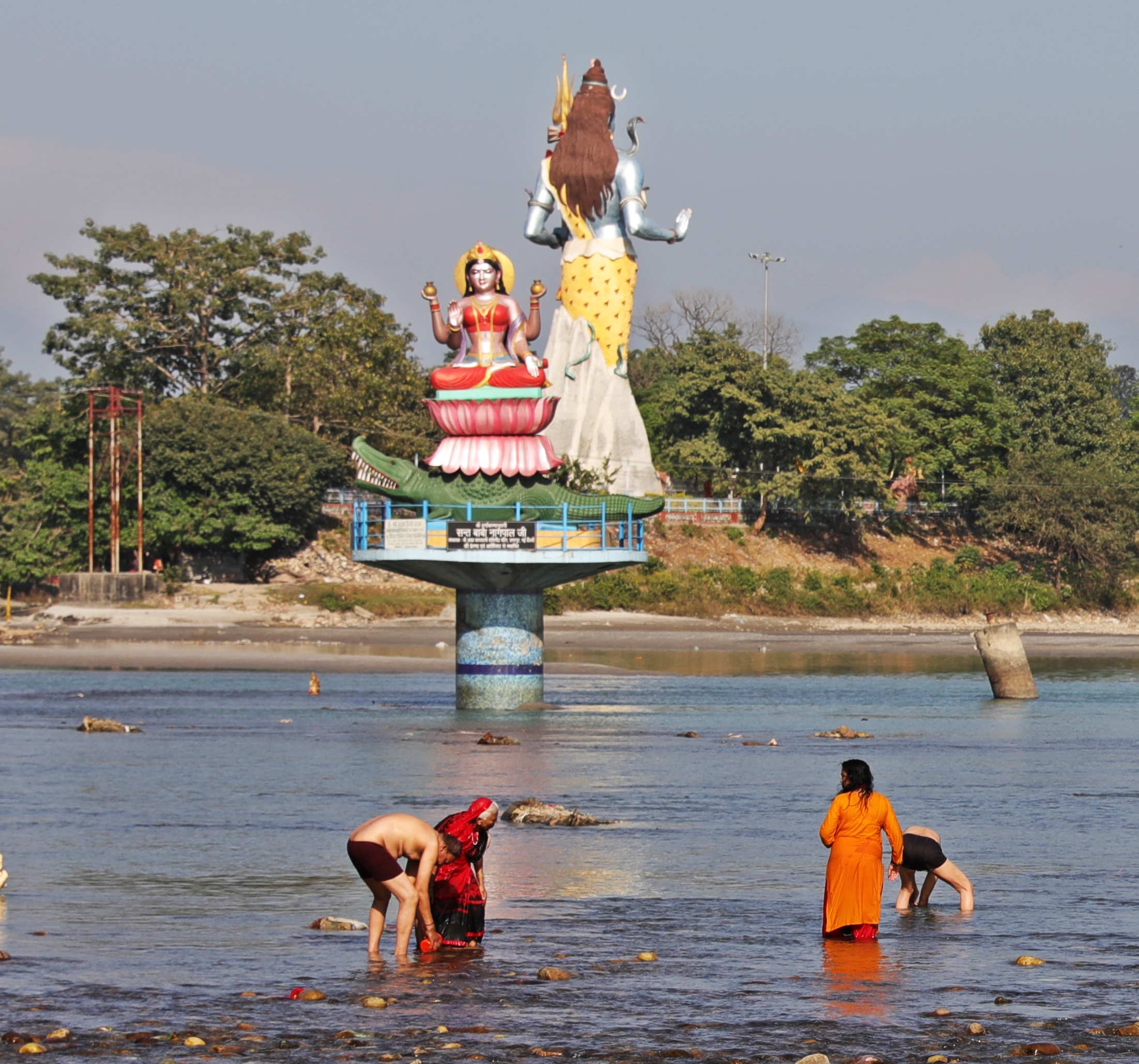 The Ganges: Part 2, The Lights of Ganga Aarti and Dewali – Monkey's Tale