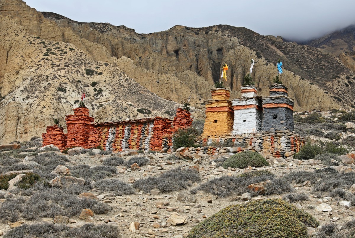 Beautiful Chortens in the Himalayas – Monkey's Tale