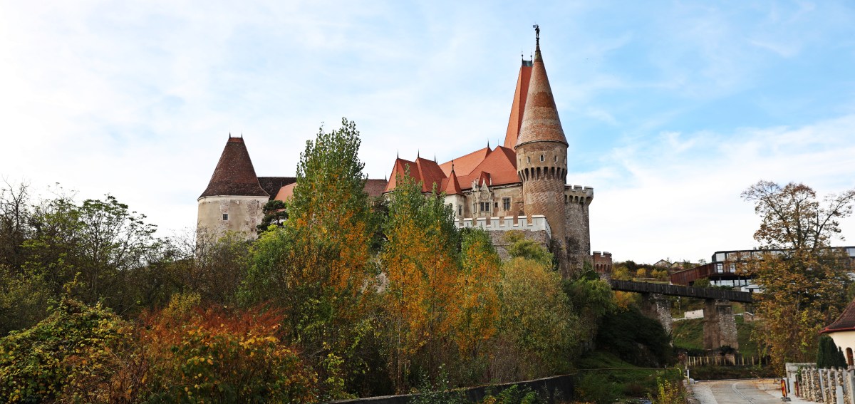 Romania’s Corvin Castle – Monkey's Tale