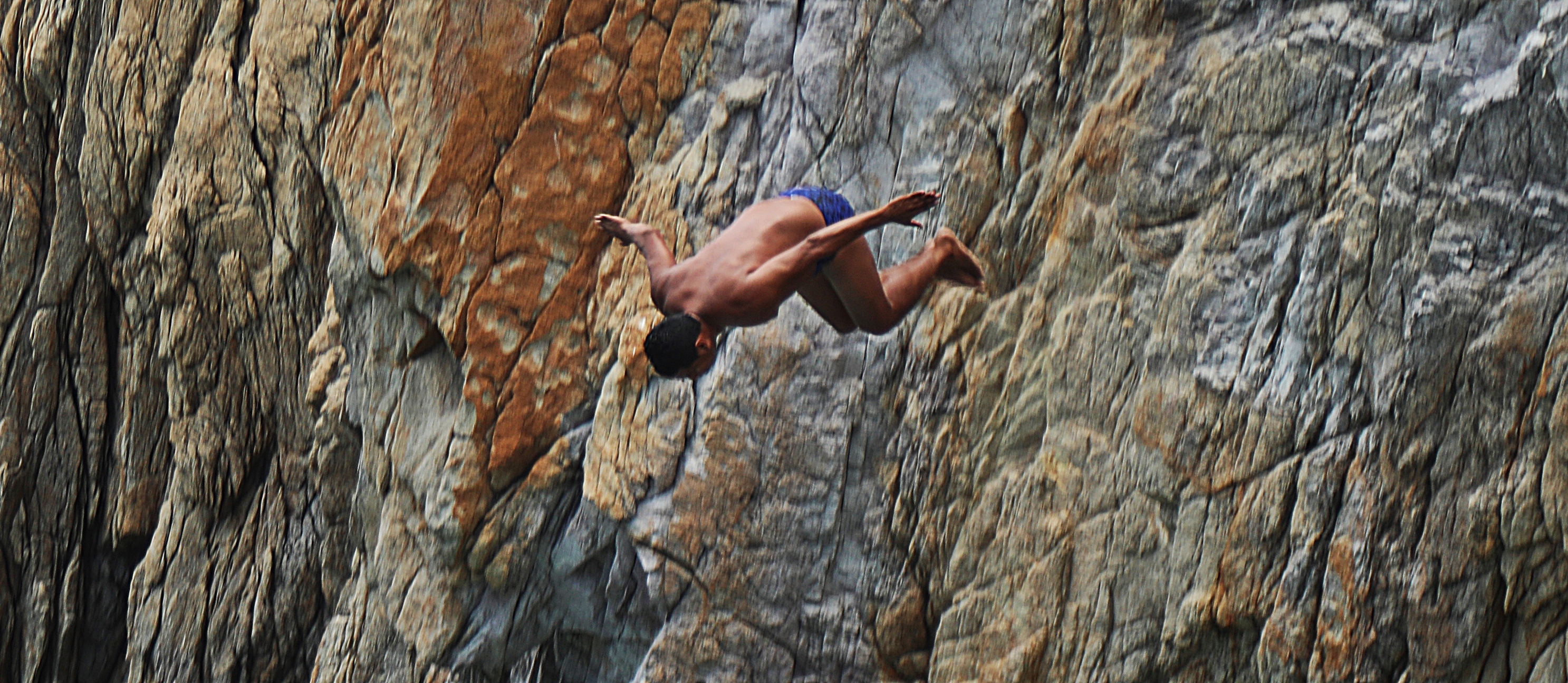 Acapulco’s Cliff Divers – Monkey's Tale