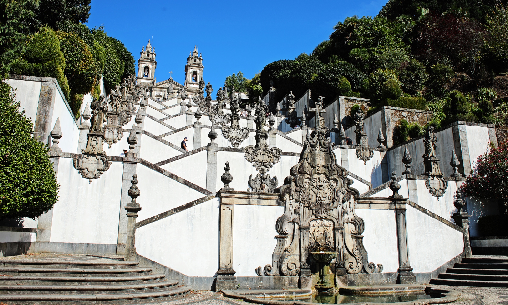 Best Places To Visit in Portugal – Monkey's Tale